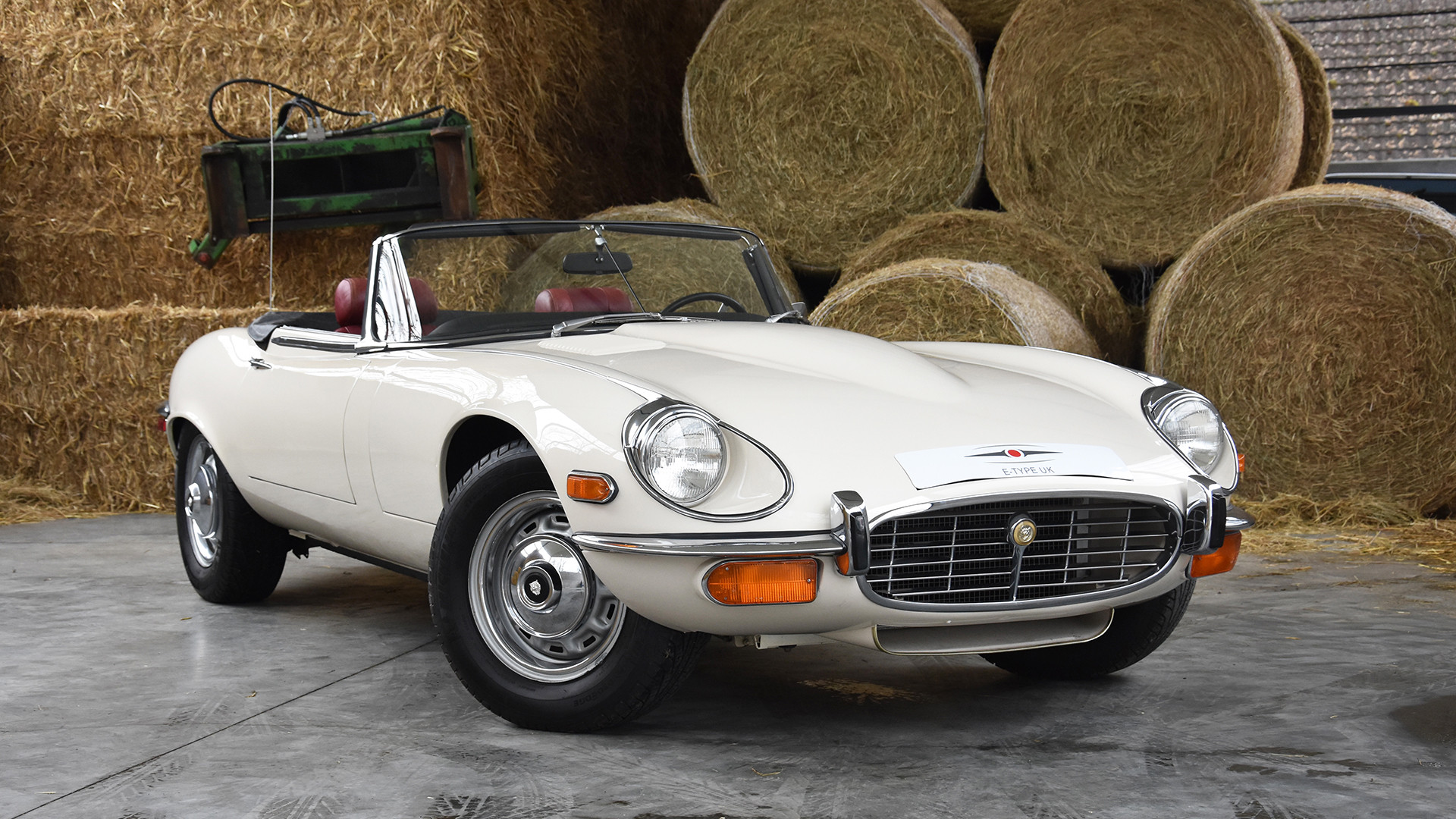 What car is this? Looks like an old Jag maybe : r/namethatcar