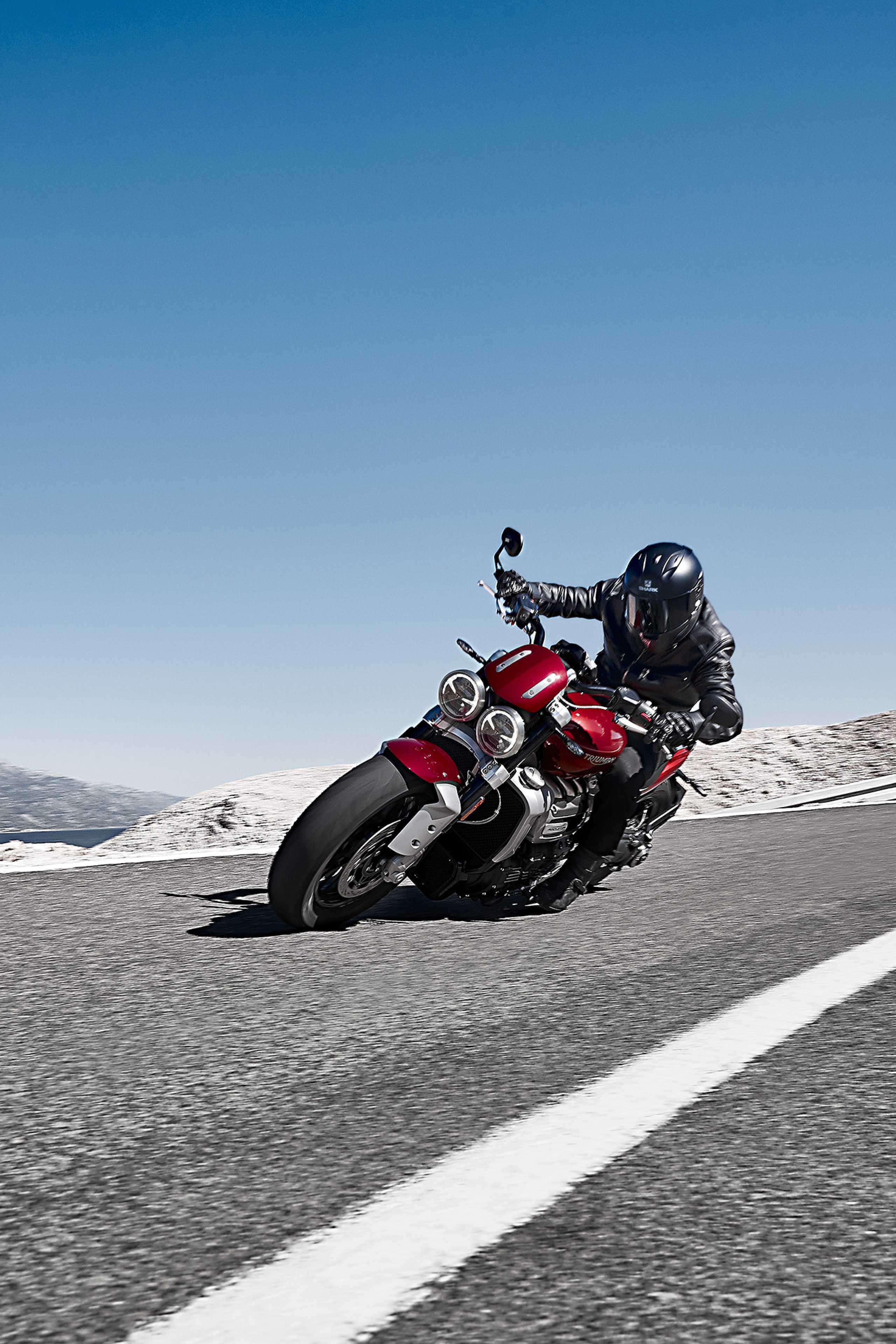 The new Triumph Rocket 3 R: the biggest engined motorbike ever made ...